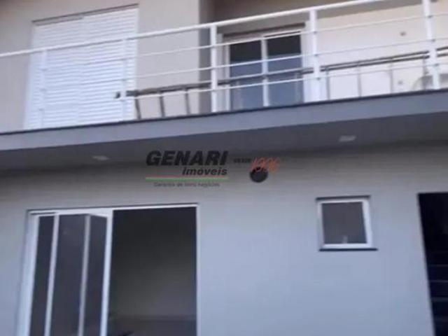 Sobrado à venda com 2 quartos sendo 1 suíte e jacuzzi na parte externa no Parque Residencial Sabiá