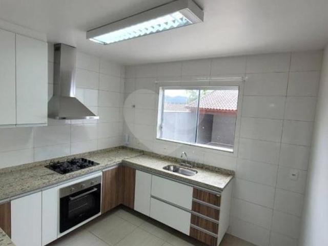 Sobrado à venda com 2 quartos, sendo 1 suíte, em CÉSAR DE SOUZA, Mogi das Cruzes