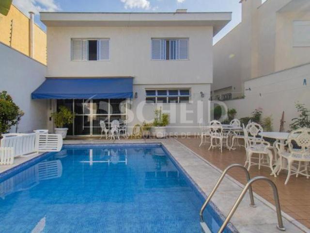 Sobrado à venda com 394m² 04 Suítes 03 Vagas, no planalto Paulista