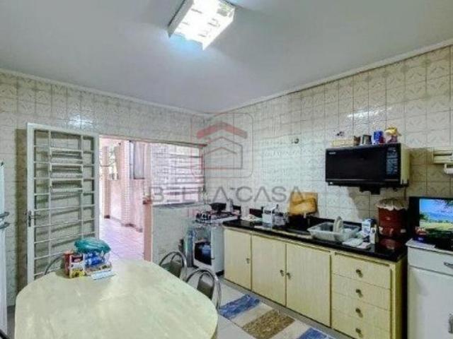 Sobrado a venda com 3 dormitórios, 1 vaga e quintal na Mooca