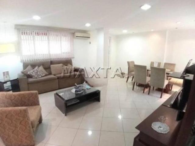 Sobrado à Venda com 3 dormitórios, 1 suíte, 4 bannheiros, 2 vagas com 120m²