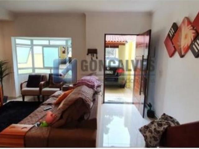 Sobrado à Venda com 3 Dormitórios 1 Suíte em Santa Terezinha, SBC – 4 Vagas