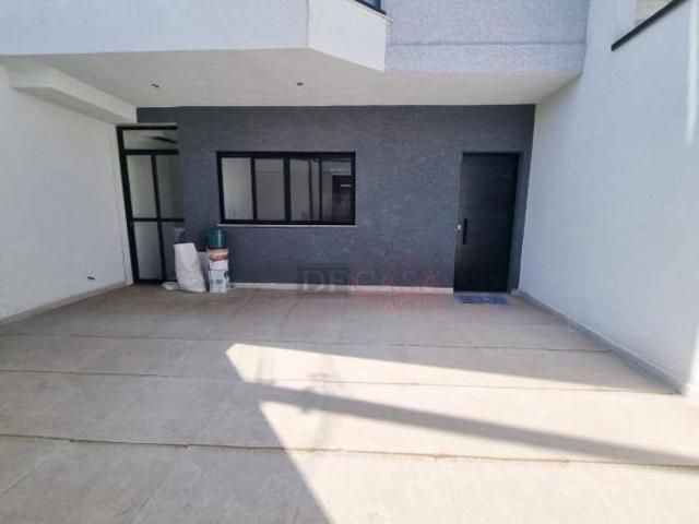 Sobrado a venda com 3 dormitórios e 1 suíte com 2 vagas de garagem na Vila Ré