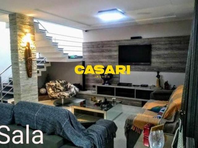 Sobrado à venda com 3 dormitórios e 268 m² no Rudge Ramos