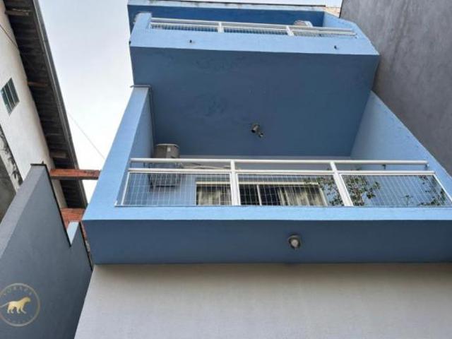 Sobrado à Venda com 3 dormitórios e 2 vagas em Laranjeiras Caieiras