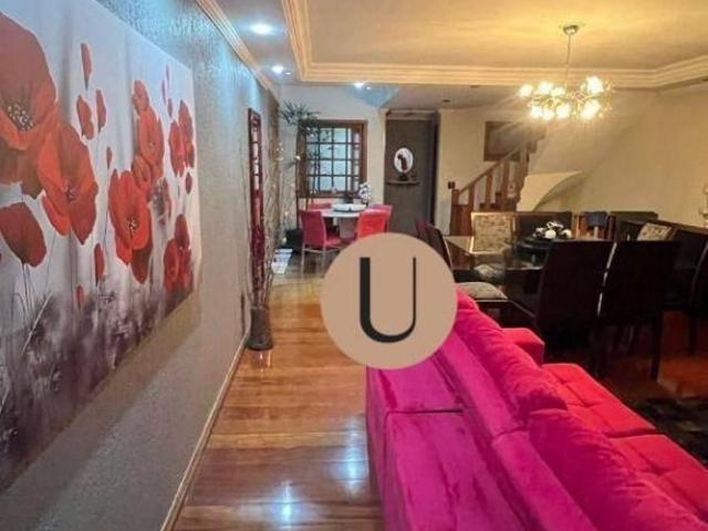 Sobrado á venda com 3 dormitórios e 3 vagas em ótima localização