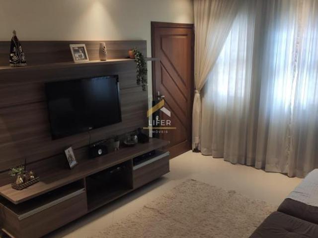 Sobrado à Venda com 3 Dormitórios e Área Gourmet – Residencial Cosmo