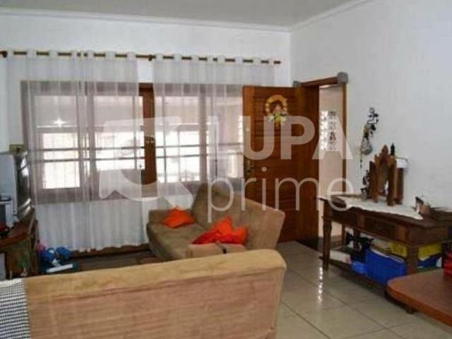 Sobrado à venda com 3 dormitórios em Santana!