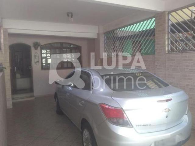 Sobrado à venda com 3 dormitórios na Parada Inglesa!