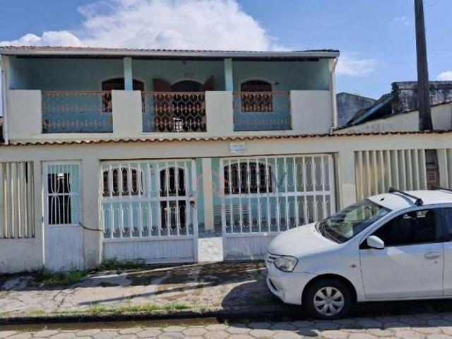 Sobrado a venda com 3 dormitorios numa travessa avenida Cabuçu. Itanhaem