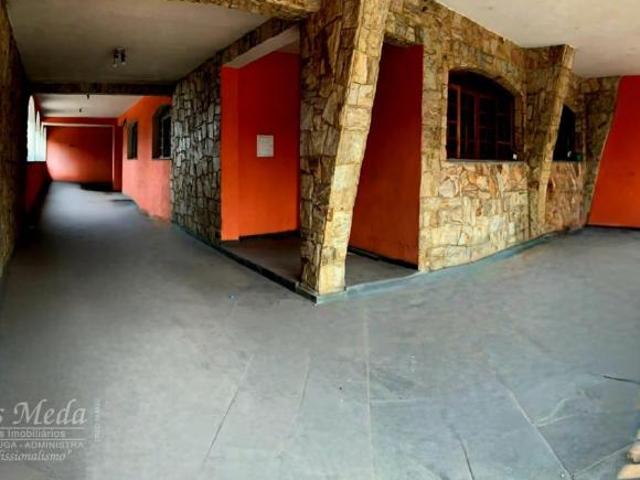 Sobrado à venda com 3 dormitórios sendo 3 suítes e com 226 m² de terreno no Macedo Guarulhos/SP