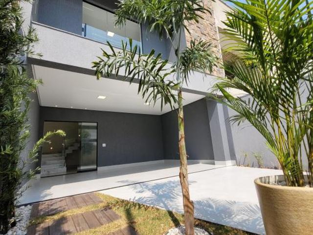 Sobrado a venda com 3 suítes no Residencial Sevilha, Goiânia