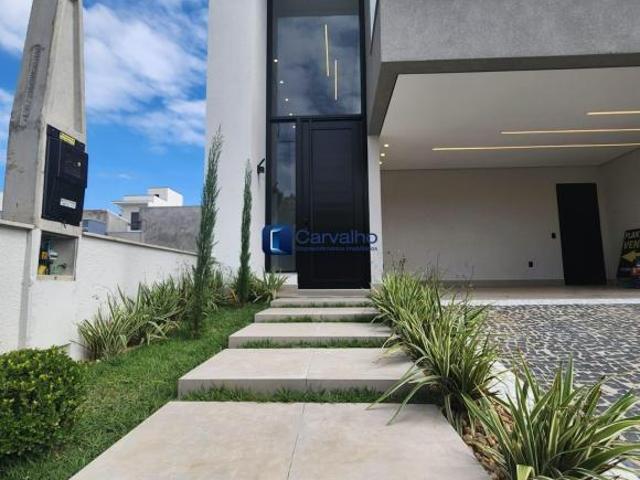 Sobrado a venda com 3 suítes no Residencial Terras da Estância em Paulínia/SP