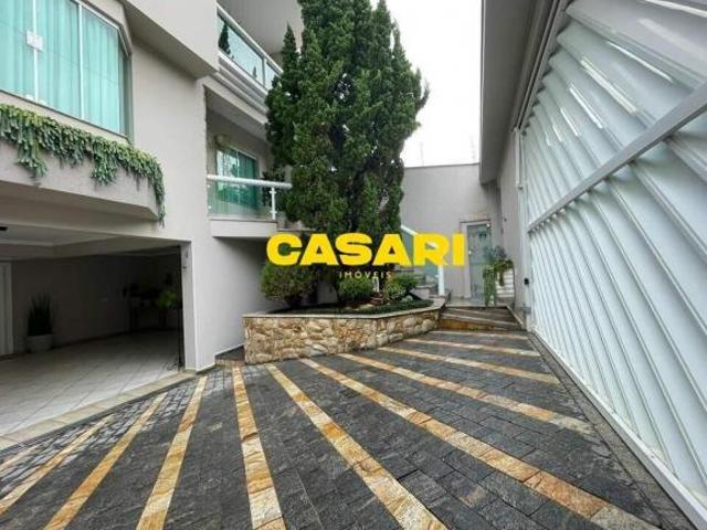 Sobrado à venda com 3 suítes e 262 m² no Anchieta – São Bernardo do Campo/SP
