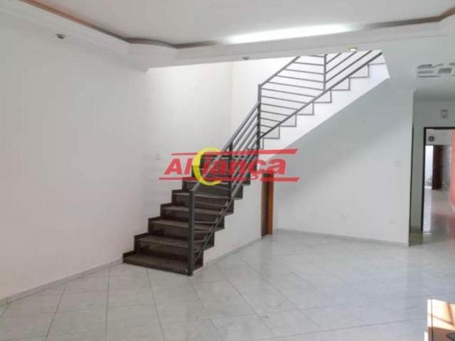 Sobrado à venda com 3 suítes e 2 vagas 294m² | Vila Flórida Guarulhos