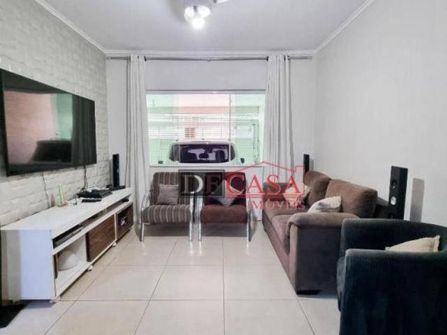 Sobrado a venda com 3 suites e 2 vagas de garagem no Parque Císper