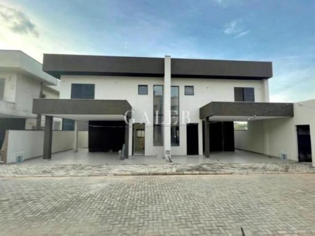 SOBRADO À VENDA COM 3 SUÍTES E PISCINA