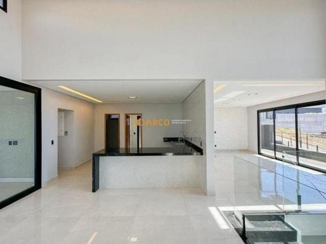 Sobrado à venda com 3 suites Santa Mônica Caçapava SP