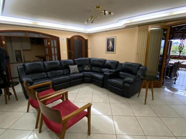 Sobrado à Venda com 3 Suítes, 3 Vagas, Vila Galvão, Guarulhos/SP