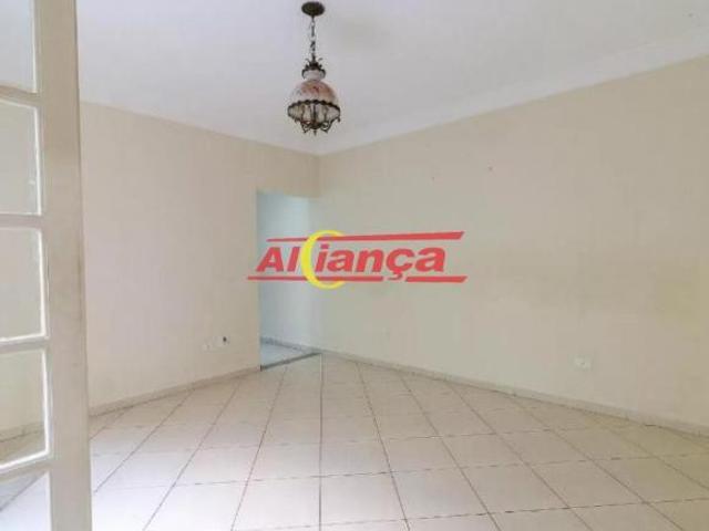 Sobrado à Venda com 3 suítes 5 dormitórios | Vila Zamataro Guarulhos
