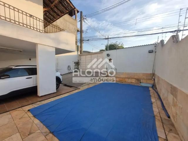 Sobrado a venda com 3 quartos, 4 vagas e piscina butantã