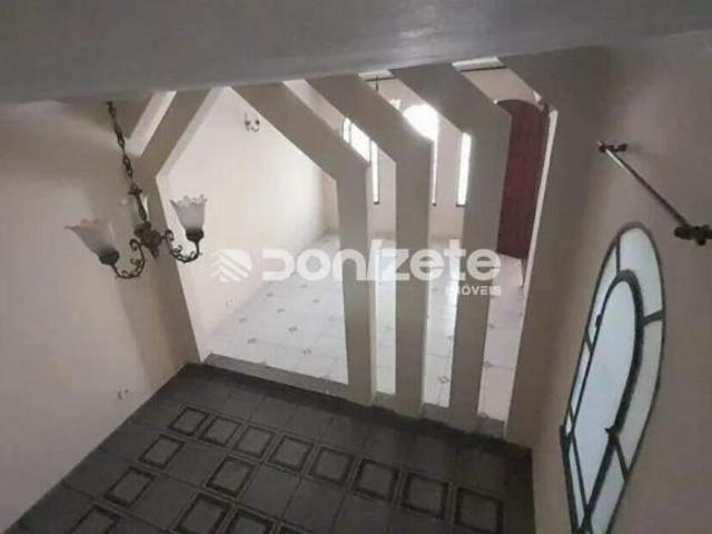 Sobrado à venda com 3 quartos 1 suíte em Vila Scarpelli, Santo André — Financiamento Aceito