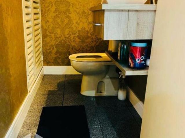 Sobrado à venda com 3 quartos, 1 suíte, 4 vagas, 286m² Vila Nova