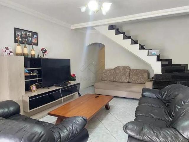 Sobrado à venda com 3 Quartos 205m² por R$ 590.000 Parque Novo Oratório Santo André/SP