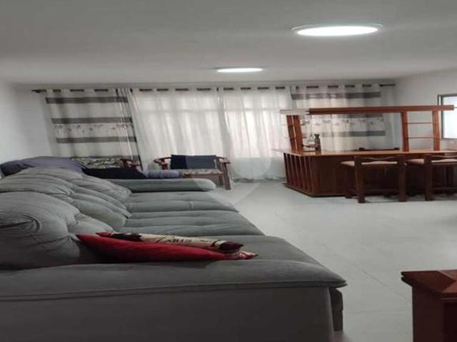 Sobrado à Venda com 3 quartos 2 vagas no Butantã