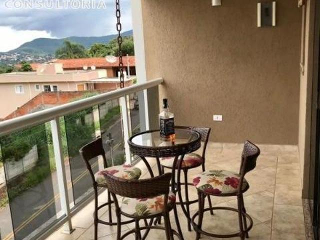 Sobrado a venda com 3 quartos, ampla sala, espaço gourmet e vagas cobertas no Jardim Brogota