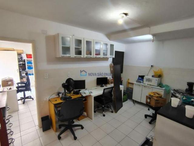 Sobrado à venda com 3 quartos e 6 vagas na Saúde