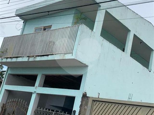 Sobrado à venda com 3 quartos em Jardim Social Presidente Collor, São Carlos