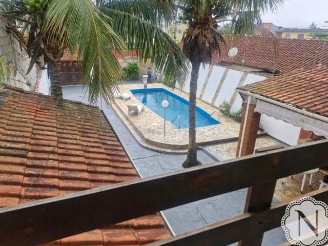 Sobrado à venda com 3 quartos no bairro Corumbá