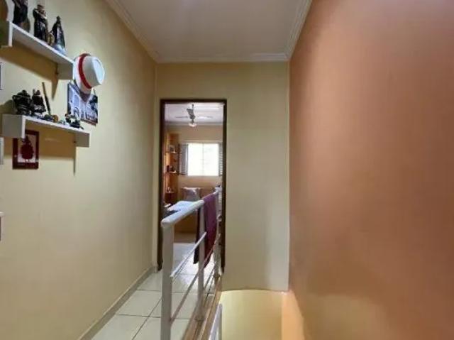 Sobrado à venda com 3 quartos no bairro Corumbá