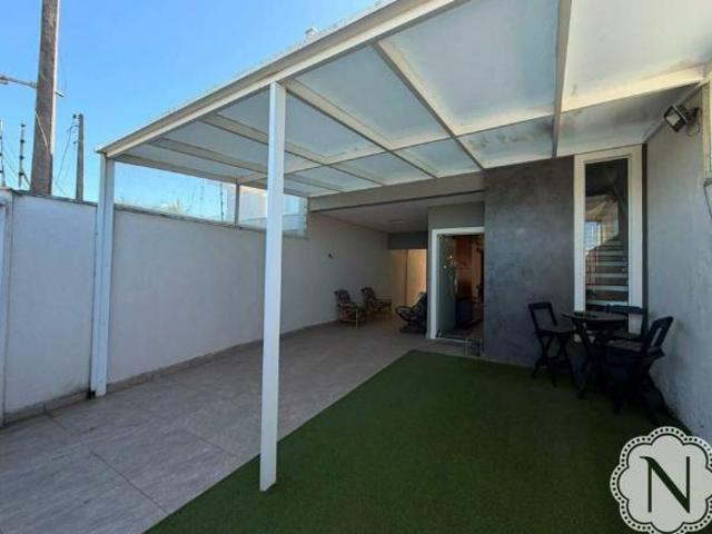 Sobrado à venda com 3 quartos no bairro Jamaica Praia