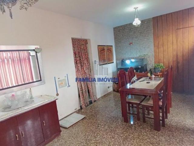 Sobrado à venda com 3 quartos no Boqueirão Santos/SP