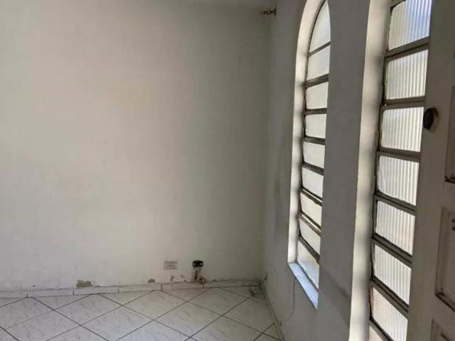 Sobrado á venda com 3 quartos, próximo a Praça Oito de Dezembro Guarulhos