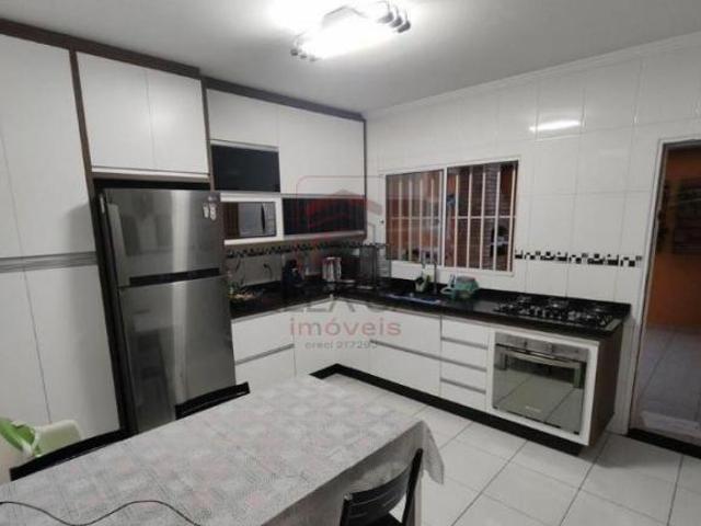 Sobrado a venda com 3 quartos, quintal e churrasqueira no bairro do Carrão