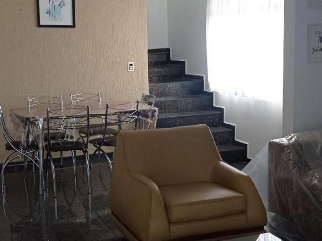 Sobrado à Venda, com 3 quartos, sendo 1 suíte e 4 vagas no Jardim Aliança, Guarulhos, SP
