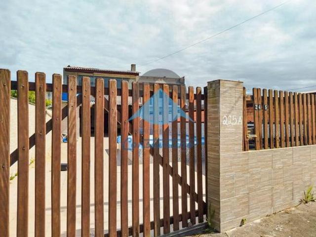 Sobrado á venda com 3 quartos sendo 1 suíte e com piscina