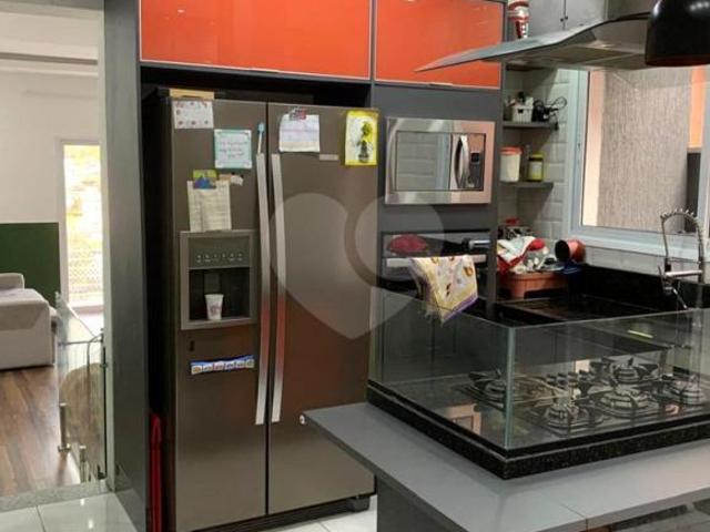 Sobrado à venda com 3 quartos, sendo 1 suíte, em Mogi Moderno, Mogi das Cruzes