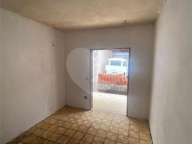 Sobrado à venda com 3 quartos, sendo 1 suíte, em Azulville i, São Carlos