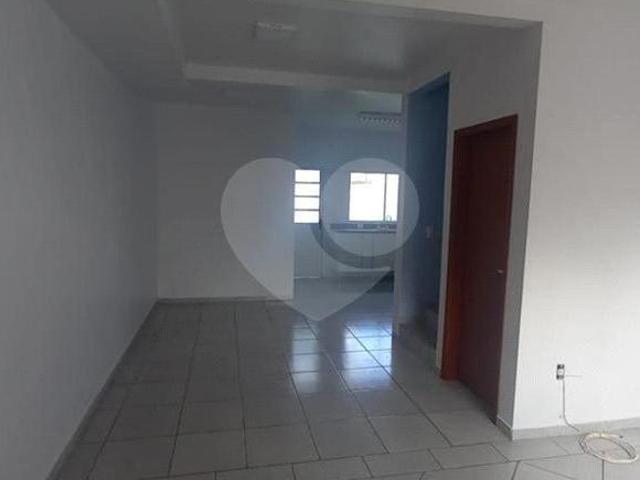 Sobrado à venda com 3 quartos, sendo 1 suíte, em Jardim Centenário, São Carlos