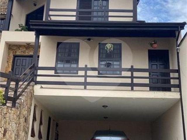 Sobrado à venda com 3 quartos, sendo 1 suíte, em Vila Suissa, Mogi das Cruzes