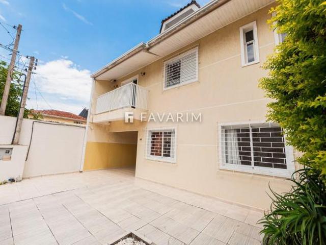 Sobrado à venda com 3 quartos, sendo 2 suíte, no b