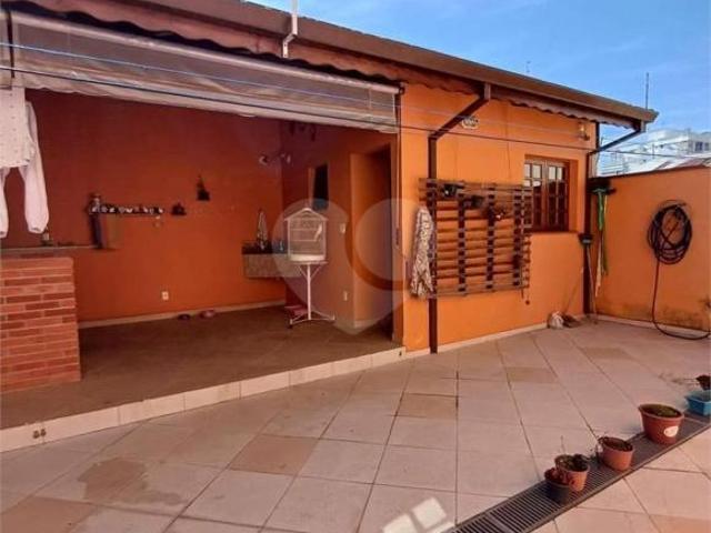 Sobrado à venda com 3 quartos, sendo 2 suítes, em Jardim Marica, Mogi das Cruzes