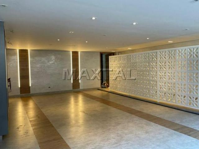 Sobrado à venda com 3 Quartos, sendo 3 suítes, com 4 vagas de garagem 480M² na região de Santana