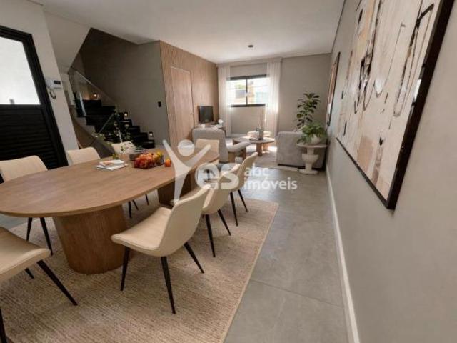 Sobrado à venda com 3 quartos, suíte, closet, home offic, 4 vagas e 160m² na Vil