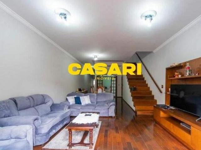 Sobrado à Venda com 4 Dormitórios e 200 m² na Vila Valparaíso Santo andre/SP