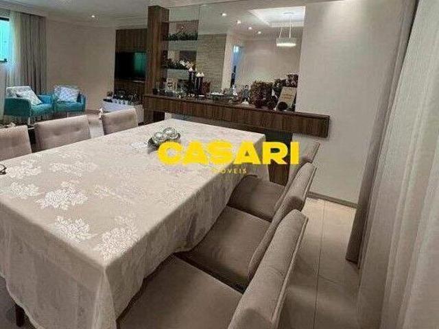Sobrado à Venda com 4 Dormitórios e Área Gourmet em Nova Petrópolis – 230m², 4 Vagas Cobertas